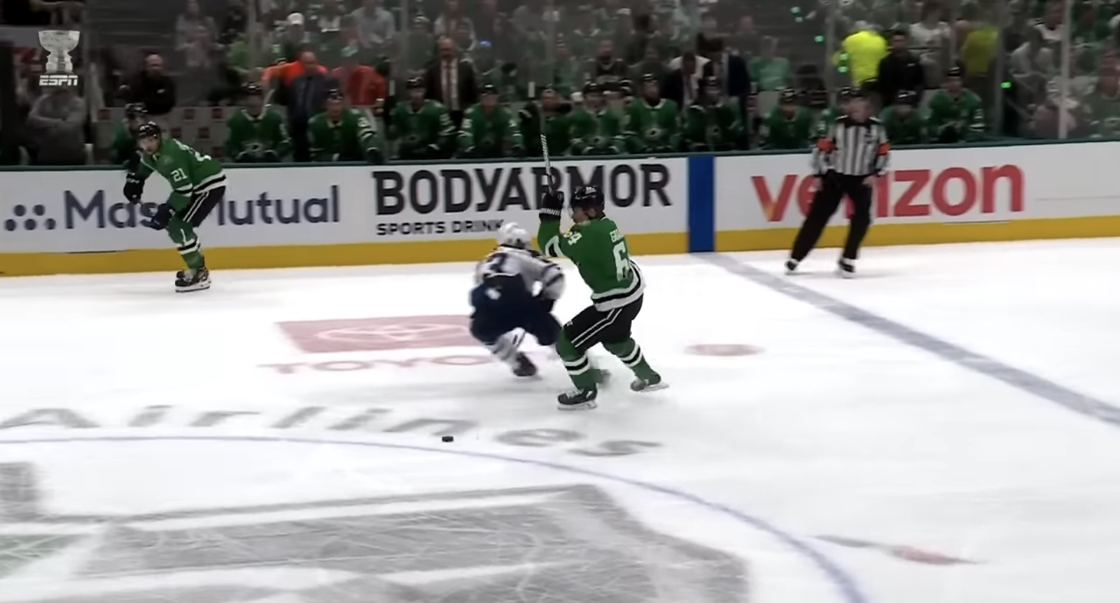 Granlund’s Hat Trick Powers Stars Past Jets in Game 4, Dallas Grabs 3-1 Series Lead